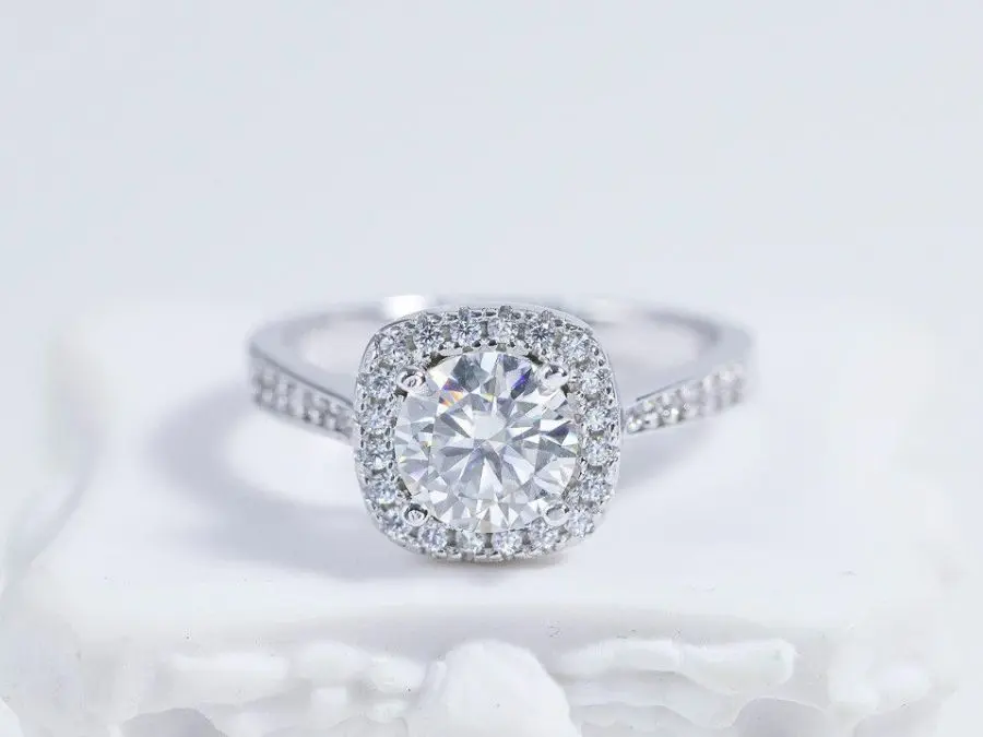 Bạc xi vàng là gì? Tất cả về độ bền, giá cả và các loại xi vàng phổ bi